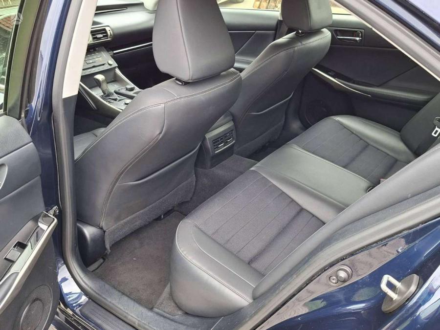 Zils Lexus LS 300h 2015 Panevēža, ar dzinēja tilpumu 2.49 L un nobraukumu 352 tūkst. km par 9600 €, foto 9 vietnē AUTOMOTO.COM.LV