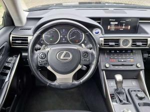 Zils Lexus LS 300h 2015 Panevēža, ar dzinēja tilpumu 2.49 L un nobraukumu 352 tūkst. km par 9600 €, foto 10 vietnē AUTOMOTO.COM.LV
