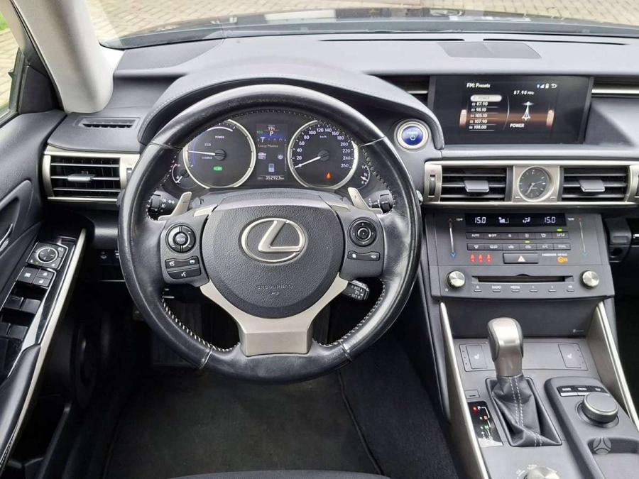 Zils Lexus LS 300h 2015 Panevēža, ar dzinēja tilpumu 2.49 L un nobraukumu 352 tūkst. km par 9600 €, foto 10 vietnē AUTOMOTO.COM.LV