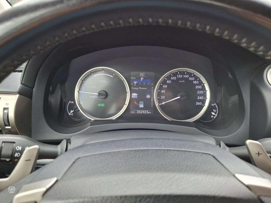 Zils Lexus LS 300h 2015 Panevēža, ar dzinēja tilpumu 2.49 L un nobraukumu 352 tūkst. km par 9600 €, foto 13 vietnē AUTOMOTO.COM.LV