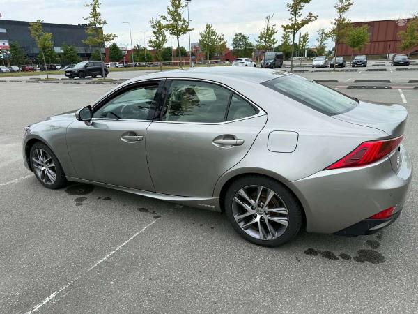 Brūns Lexus LS 300h 2017 Klaipėda, ar dzinēja tilpumu 2.50 L un nobraukumu 185 tūkst. km par 14999 €, foto 2 vietnē AUTOMOTO.COM.LV