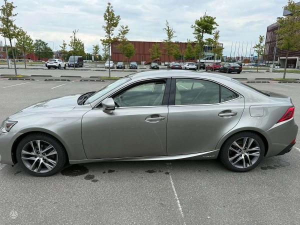 Brūns Lexus LS 300h 2017 Klaipėda, ar dzinēja tilpumu 2.50 L un nobraukumu 185 tūkst. km par 14999 €, foto 3 vietnē AUTOMOTO.COM.LV