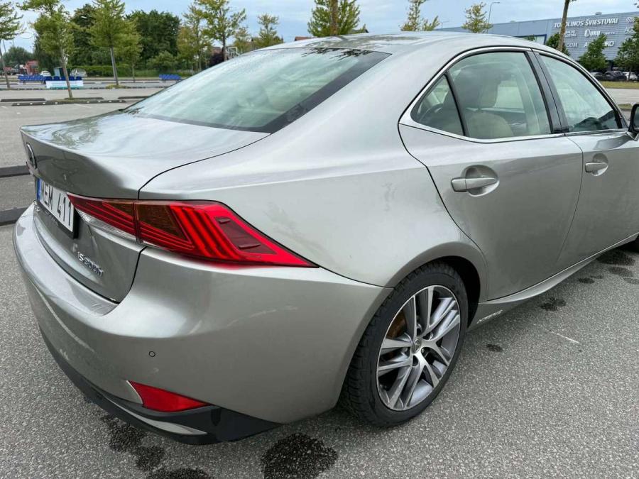 Brūns Lexus LS 300h 2017 Klaipėda, ar dzinēja tilpumu 2.50 L un nobraukumu 185 tūkst. km par 14999 €, foto 6 vietnē AUTOMOTO.COM.LV