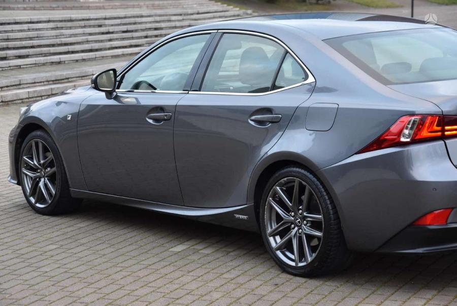 Pelēks Lexus LS 300h 2013 Viļņa, ar dzinēja tilpumu 2.49 L un nobraukumu 237 tūkst. km par 12500 €, foto 9 vietnē AUTOMOTO.COM.LV