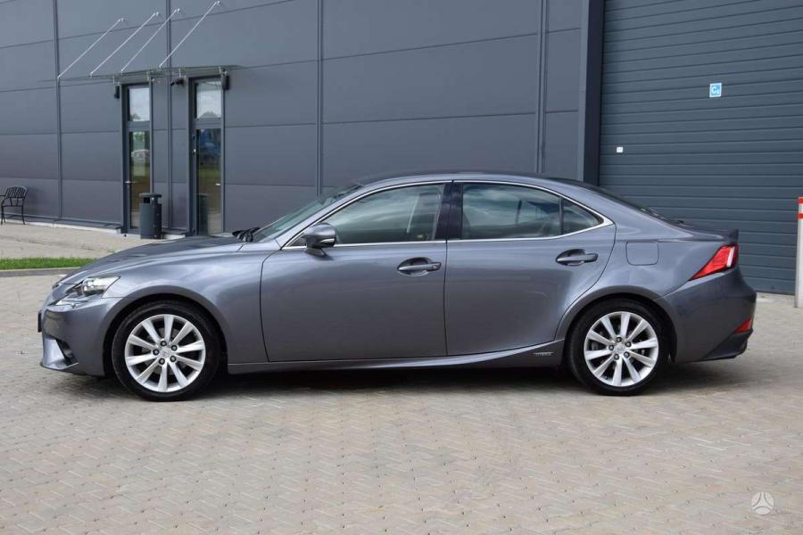 Grey Lexus LS 300h 2013 in Vilnius, with an engine capacity of 2.50 L and mileage of 225 thousand km for 12999 €, photo 7 on AUTOMOTO.COM.LV