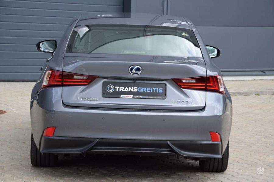 Grey Lexus LS 300h 2013 in Vilnius, with an engine capacity of 2.50 L and mileage of 225 thousand km for 12999 €, photo 9 on AUTOMOTO.COM.LV
