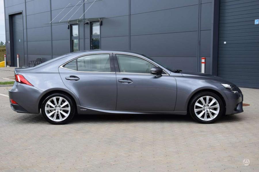 Grey Lexus LS 300h 2013 in Vilnius, with an engine capacity of 2.50 L and mileage of 225 thousand km for 12999 €, photo 11 on AUTOMOTO.COM.LV