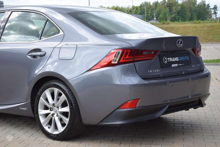 Grey Lexus LS 300h 2013 in Vilnius, with an engine capacity of 2.50 L and mileage of 225 thousand km for 12999 €, photo 12 on AUTOMOTO.COM.LV