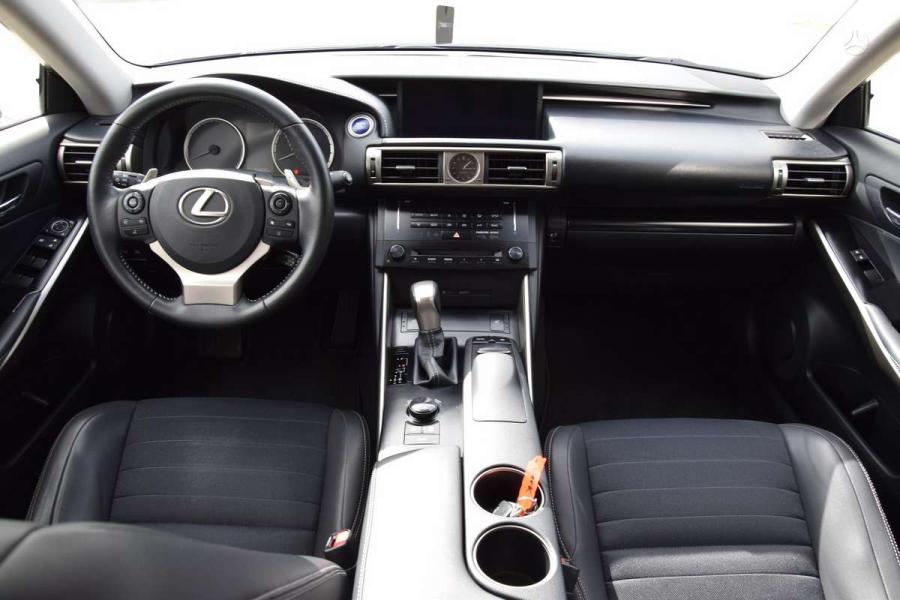Grey Lexus LS 300h 2013 in Vilnius, with an engine capacity of 2.50 L and mileage of 225 thousand km for 12999 €, photo 18 on AUTOMOTO.COM.LV