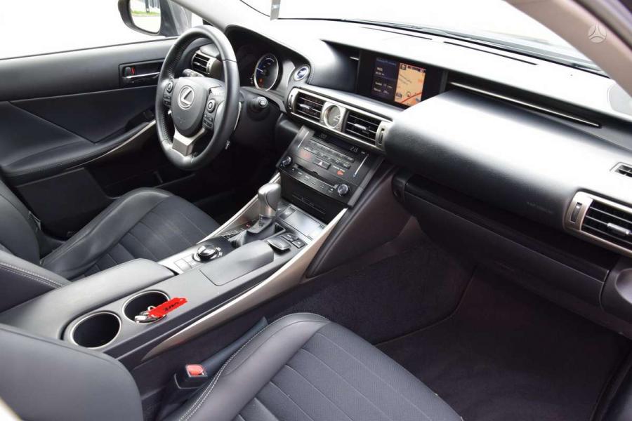 Grey Lexus LS 300h 2013 in Vilnius, with an engine capacity of 2.50 L and mileage of 225 thousand km for 12999 €, photo 19 on AUTOMOTO.COM.LV