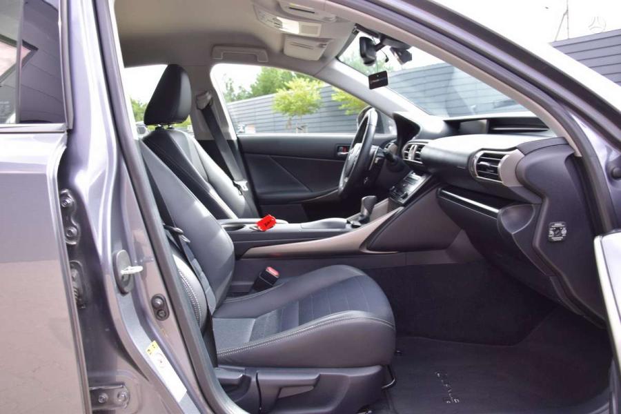 Grey Lexus LS 300h 2013 in Vilnius, with an engine capacity of 2.50 L and mileage of 225 thousand km for 12999 €, photo 20 on AUTOMOTO.COM.LV
