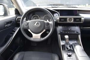 Grey Lexus LS 300h 2013 in Vilnius, with an engine capacity of 2.50 L and mileage of 225 thousand km for 12999 €, photo 22 on AUTOMOTO.COM.LV