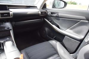 Grey Lexus LS 300h 2013 in Vilnius, with an engine capacity of 2.50 L and mileage of 225 thousand km for 12999 €, photo 23 on AUTOMOTO.COM.LV