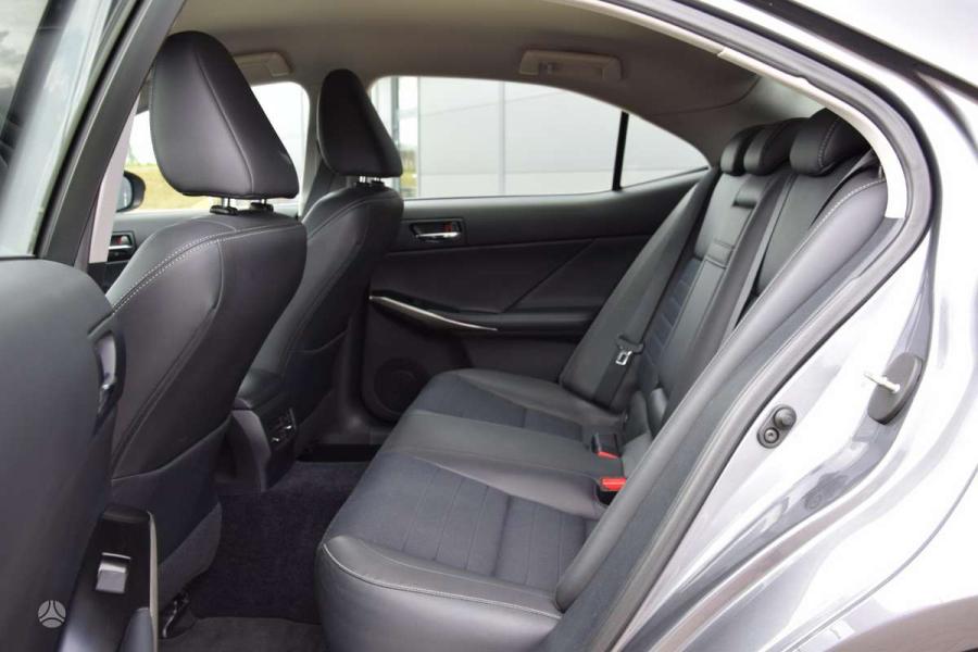 Grey Lexus LS 300h 2013 in Vilnius, with an engine capacity of 2.50 L and mileage of 225 thousand km for 12999 €, photo 24 on AUTOMOTO.COM.LV