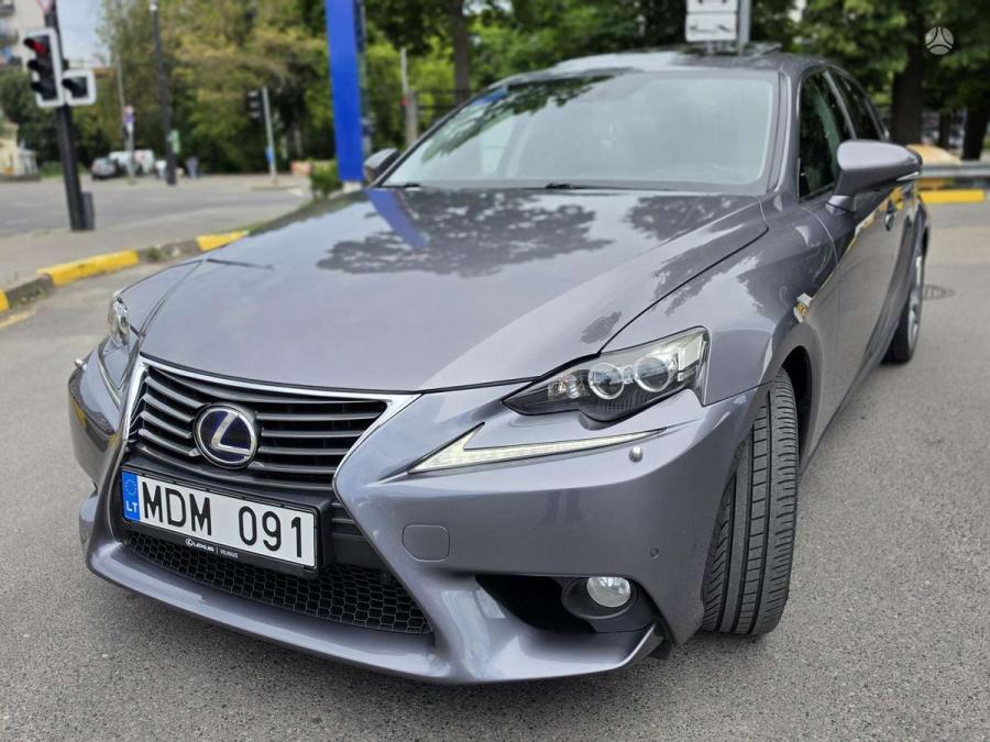 Grey Lexus LS 300h 2013 in Vilnius, with an engine capacity of 2.49 L and mileage of 241 thousand km for 14500 €, photo 4 on AUTOMOTO.COM.LV