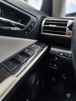 Grey Lexus LS 300h 2013 in Vilnius, with an engine capacity of 2.49 L and mileage of 241 thousand km for 14500 €, photo 13 on AUTOMOTO.COM.LV