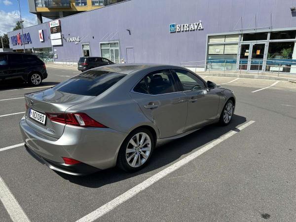 Pelēks Lexus LS 300h 2013 Viļņa, ar dzinēja tilpumu 2.49 L un nobraukumu 254 tūkst. km par 13200 €, foto 6 vietnē AUTOMOTO.COM.LV
