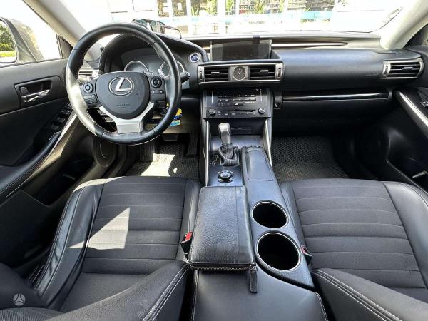 Pelēks Lexus LS 300h 2013 Viļņa, ar dzinēja tilpumu 2.49 L un nobraukumu 254 tūkst. km par 13200 €, foto 7 vietnē AUTOMOTO.COM.LV