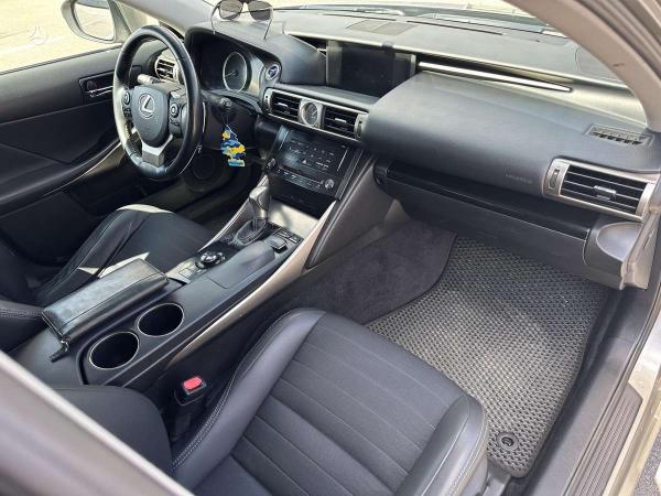 Pelēks Lexus LS 300h 2013 Viļņa, ar dzinēja tilpumu 2.49 L un nobraukumu 254 tūkst. km par 13200 €, foto 8 vietnē AUTOMOTO.COM.LV