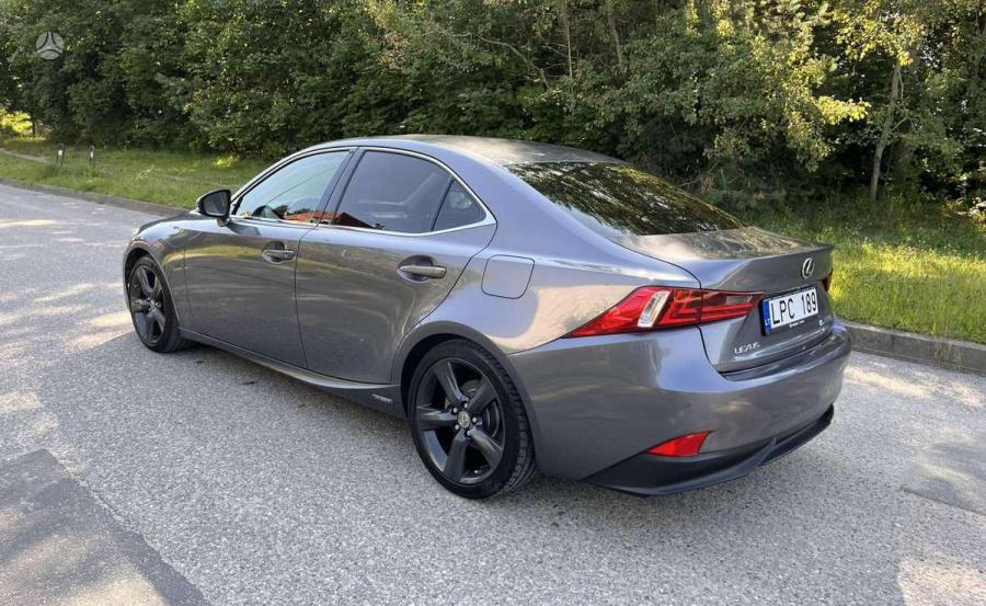 Grey Lexus LS 300h 2014 in Vilnius, with an engine capacity of 2.50 L and mileage of 254 thousand km for 12700 €, photo 8 on AUTOMOTO.COM.LV