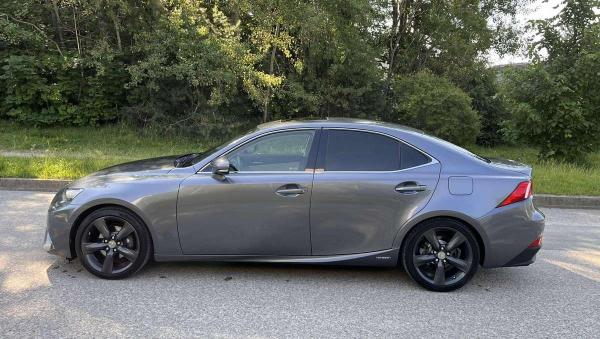 Grey Lexus LS 300h 2014 in Vilnius, with an engine capacity of 2.50 L and mileage of 254 thousand km for 12700 €, photo 8 on AUTOMOTO.COM.LV