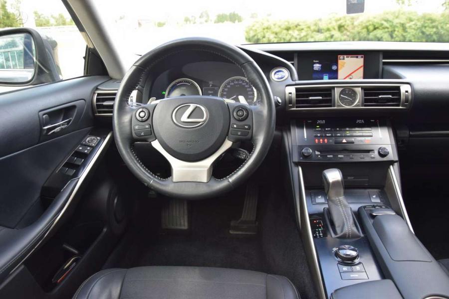 Серый Лексус LS 300h 2014 в Вильнюс, объемом двигателя 2.49 л и пробегом 248 тыс. км за 11900 €, фото 27 на AUTOMOTO.COM.LV