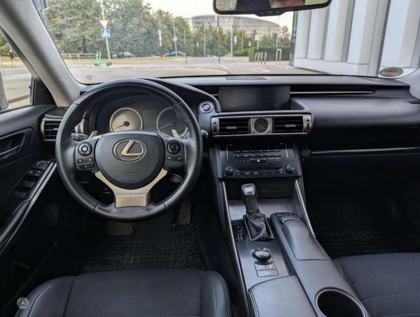Grey Lexus LS 300h 2014 in Vilnius, with an engine capacity of 2.49 L and mileage of 270 thousand km for 12000 €, photo 6 on AUTOMOTO.COM.LV
