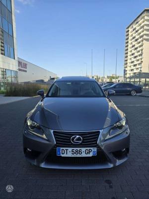 Pelēks Lexus LS 300h 2015 Viļņa, ar dzinēja tilpumu 2.49 L un nobraukumu 223 tūkst. km par 14850 €, foto  vietnē AUTOMOTO.COM.LV
