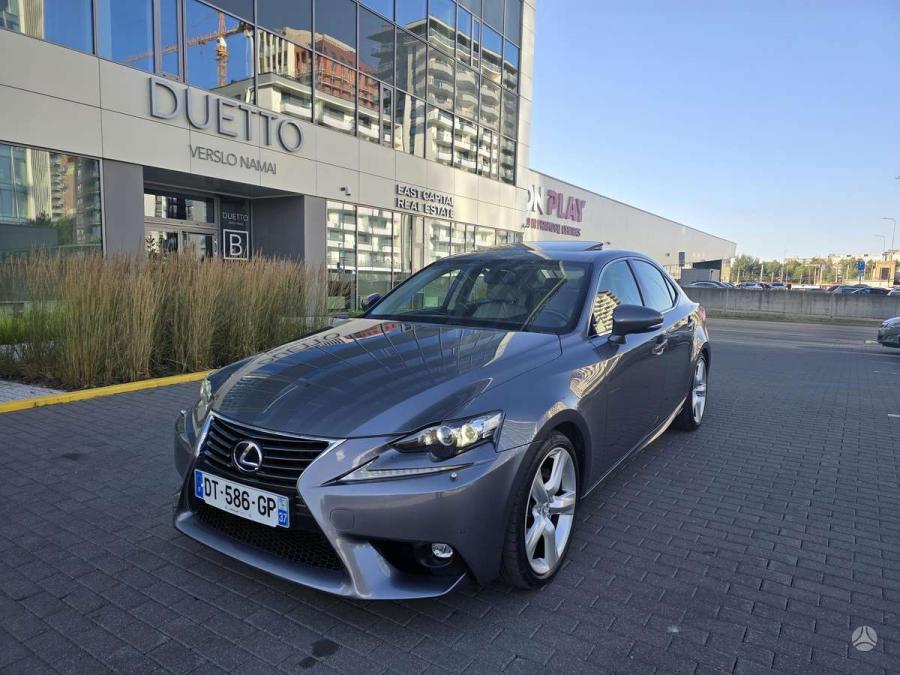 Pelēks Lexus LS 300h 2015 Viļņa, ar dzinēja tilpumu 2.49 L un nobraukumu 223 tūkst. km par 14850 €, foto 3 vietnē AUTOMOTO.COM.LV
