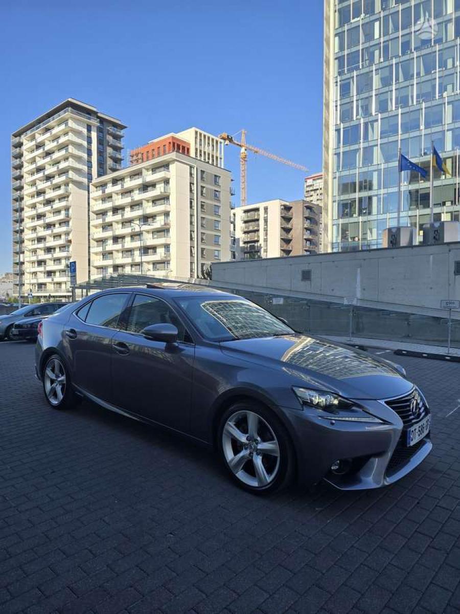 Pelēks Lexus LS 300h 2015 Viļņa, ar dzinēja tilpumu 2.49 L un nobraukumu 223 tūkst. km par 14850 €, foto 13 vietnē AUTOMOTO.COM.LV