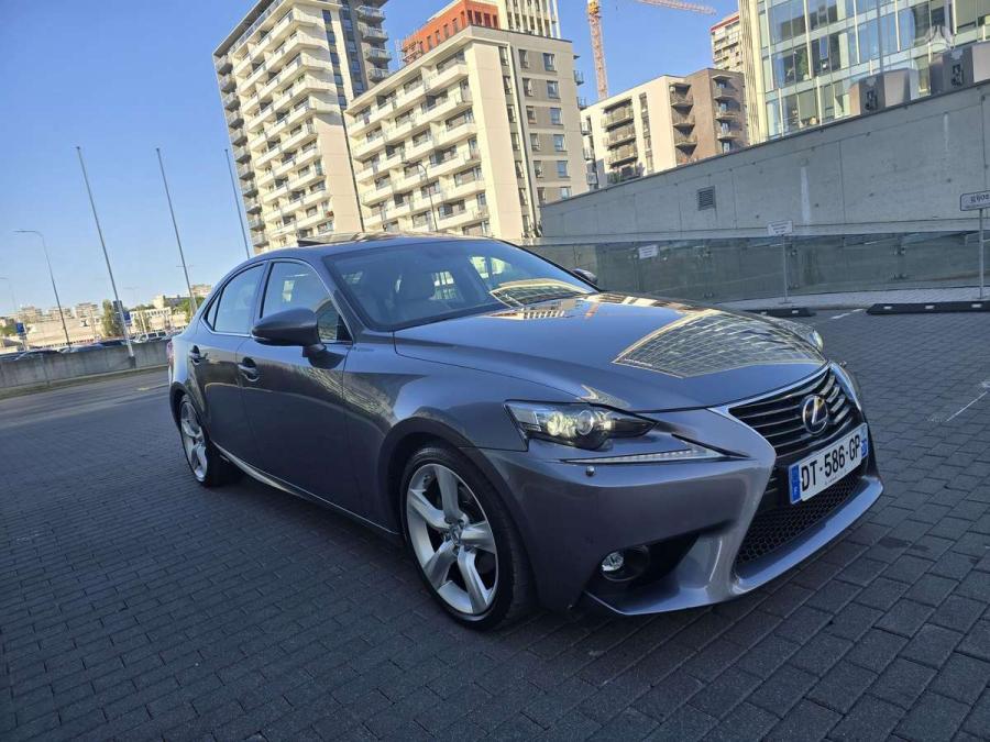 Pelēks Lexus LS 300h 2015 Viļņa, ar dzinēja tilpumu 2.49 L un nobraukumu 223 tūkst. km par 14850 €, foto 14 vietnē AUTOMOTO.COM.LV