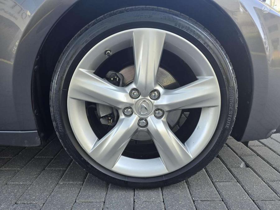 Pelēks Lexus LS 300h 2015 Viļņa, ar dzinēja tilpumu 2.49 L un nobraukumu 223 tūkst. km par 14850 €, foto 20 vietnē AUTOMOTO.COM.LV