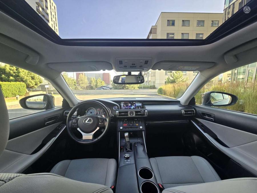 Pelēks Lexus LS 300h 2015 Viļņa, ar dzinēja tilpumu 2.49 L un nobraukumu 223 tūkst. km par 14850 €, foto 22 vietnē AUTOMOTO.COM.LV