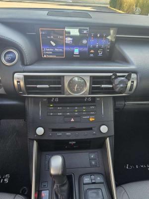 Pelēks Lexus LS 300h 2015 Viļņa, ar dzinēja tilpumu 2.49 L un nobraukumu 223 tūkst. km par 14850 €, foto 29 vietnē AUTOMOTO.COM.LV