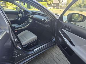 Pelēks Lexus LS 300h 2015 Viļņa, ar dzinēja tilpumu 2.49 L un nobraukumu 223 tūkst. km par 14850 €, foto 39 vietnē AUTOMOTO.COM.LV