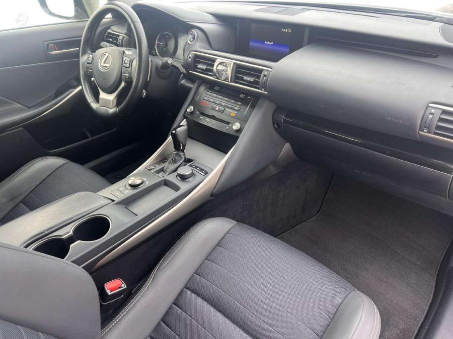 Grey Lexus LS 300h 2017 in Vilnius, with an engine capacity of 2.49 L and mileage of 160 thousand km for 15500 €, photo 12 on AUTOMOTO.COM.LV