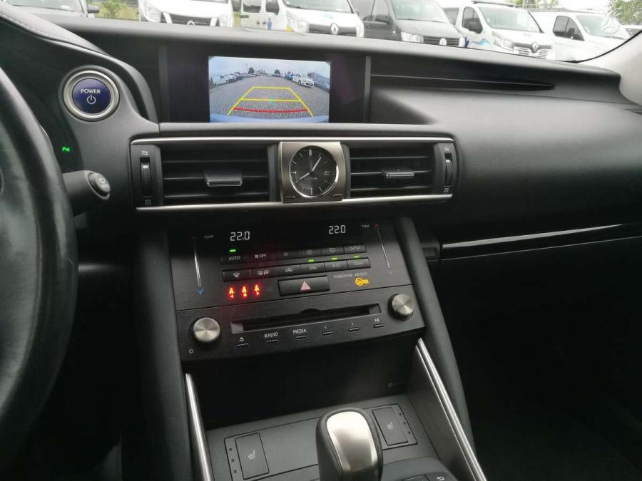 Pelēks Lexus LS 300h 2018 Tauragė, ar dzinēja tilpumu 2.50 L un nobraukumu 162 tūkst. km par 17500 €, foto 12 vietnē AUTOMOTO.COM.LV