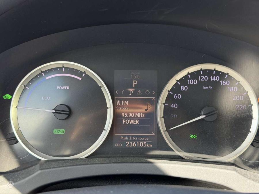 Lexus LS 300h 2015 in Vilnius, with an engine capacity of 2.49 L and mileage of 236 thousand km for 14666 €, photo 25 on AUTOMOTO.COM.LV