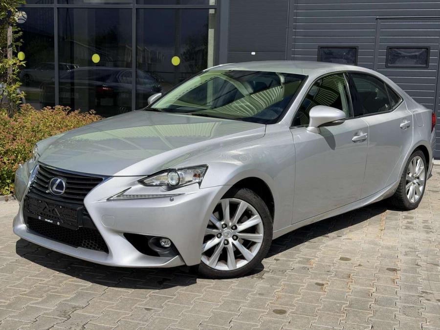 Lexus LS 300h 2015 in Vilnius, with an engine capacity of 2.49 L and mileage of 236 thousand km for 14666 €, photo 1 on AUTOMOTO.COM.LV