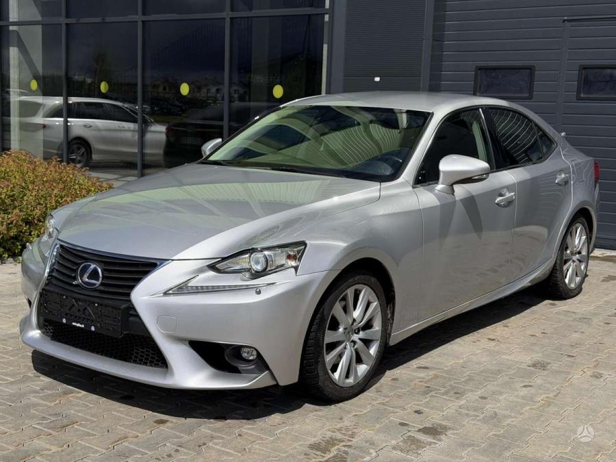 Lexus LS 300h 2015 in Vilnius, with an engine capacity of 2.49 L and mileage of 236 thousand km for 14666 €, photo 3 on AUTOMOTO.COM.LV