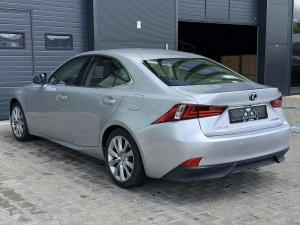 Lexus LS 300h 2015 in Vilnius, with an engine capacity of 2.49 L and mileage of 236 thousand km for 14666 €, photo 4 on AUTOMOTO.COM.LV
