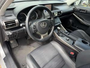 Lexus LS 300h 2015 in Vilnius, with an engine capacity of 2.49 L and mileage of 236 thousand km for 14666 €, photo 8 on AUTOMOTO.COM.LV