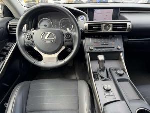 Lexus LS 300h 2015 in Vilnius, with an engine capacity of 2.49 L and mileage of 236 thousand km for 14666 €, photo 9 on AUTOMOTO.COM.LV