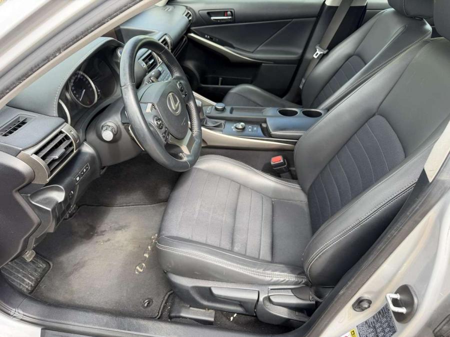 Lexus LS 300h 2015 in Vilnius, with an engine capacity of 2.49 L and mileage of 236 thousand km for 14666 €, photo 10 on AUTOMOTO.COM.LV