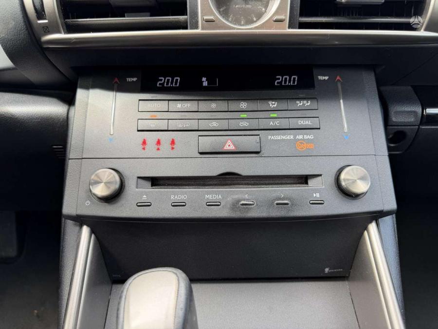 Lexus LS 300h 2015 in Vilnius, with an engine capacity of 2.49 L and mileage of 236 thousand km for 14666 €, photo 15 on AUTOMOTO.COM.LV