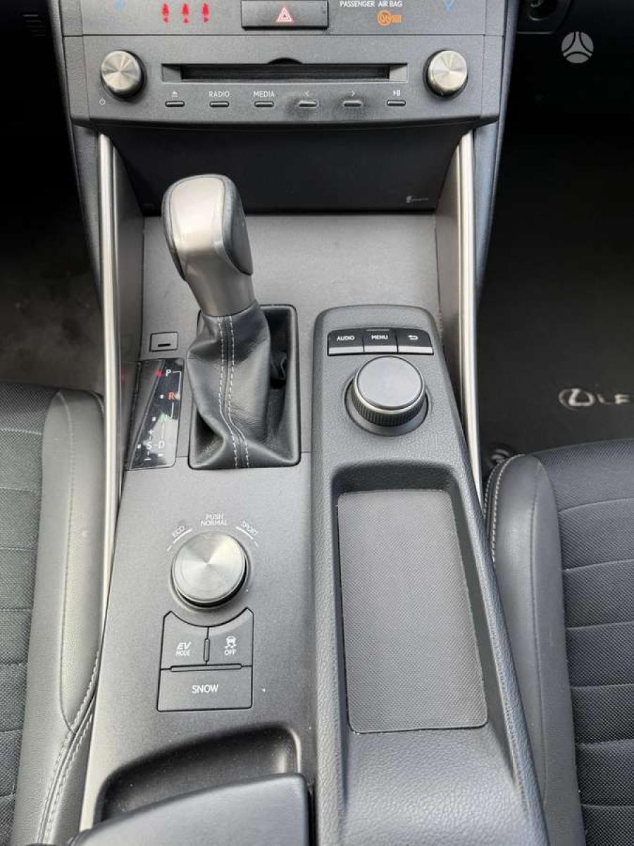 Lexus LS 300h 2015 in Vilnius, with an engine capacity of 2.49 L and mileage of 236 thousand km for 14666 €, photo 16 on AUTOMOTO.COM.LV