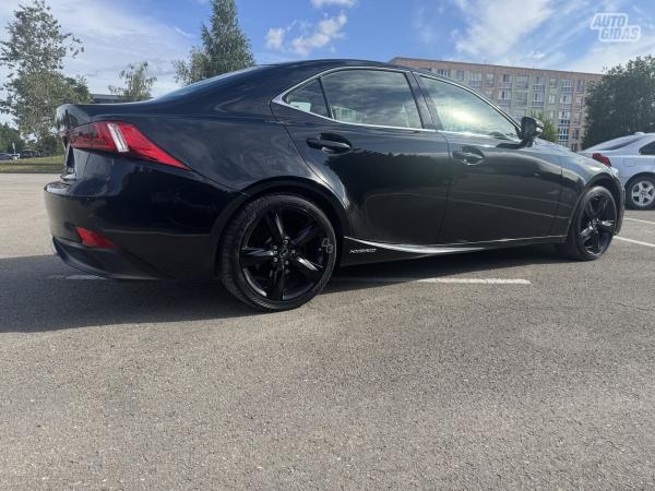 Lexus LS 300h 2016 in Siauliai, with an engine capacity of 2.50 L and mileage of 193 thousand km for 14900 €, photo 5 on AUTOMOTO.COM.LV
