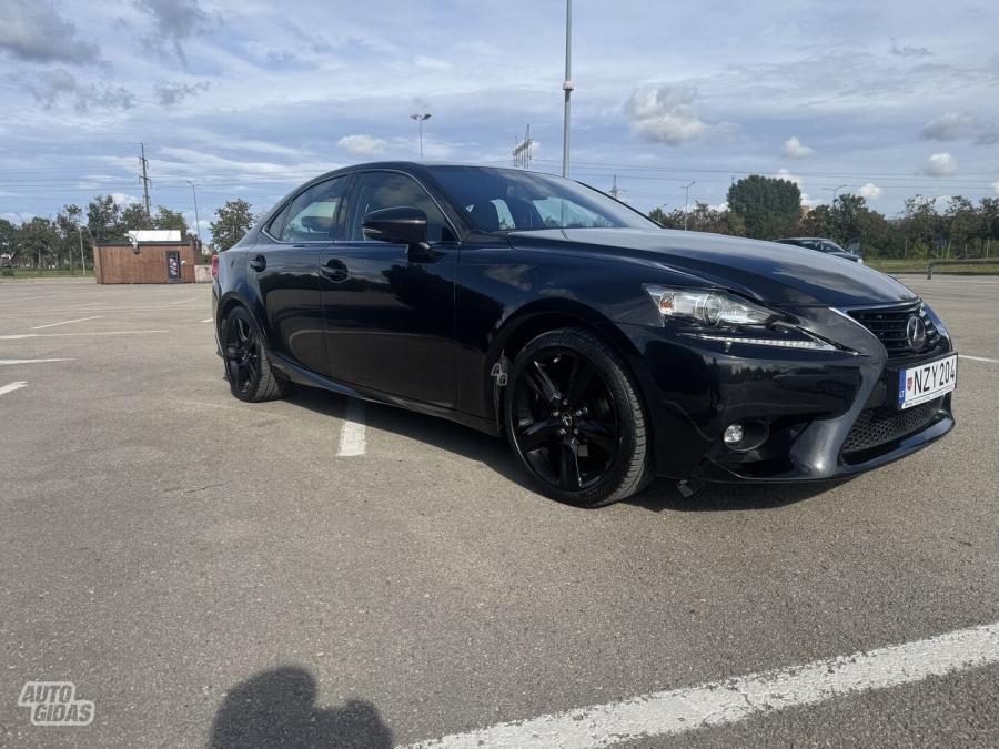 Lexus LS 300h 2016 in Siauliai, with an engine capacity of 2.50 L and mileage of 193 thousand km for 14900 €, photo 7 on AUTOMOTO.COM.LV