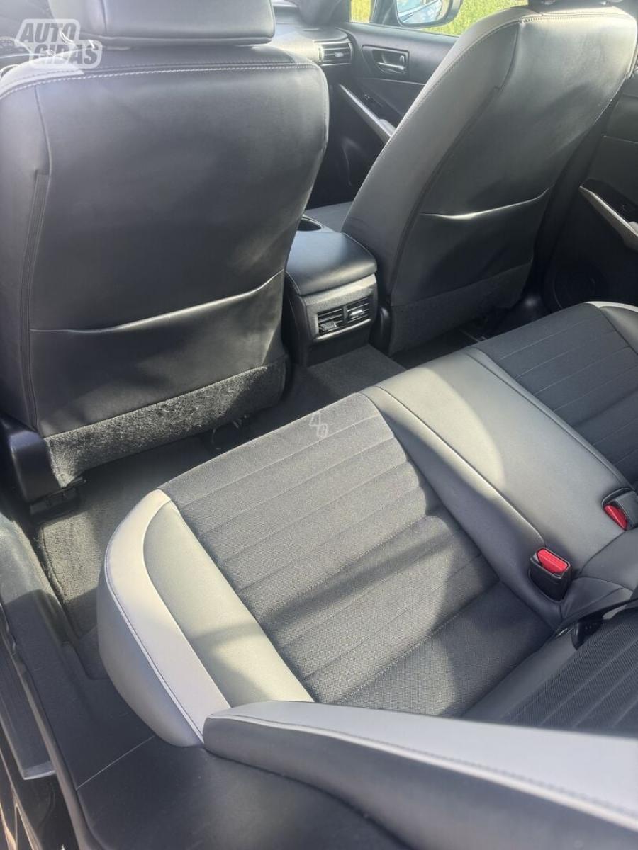 Lexus LS 300h 2016 in Siauliai, with an engine capacity of 2.50 L and mileage of 193 thousand km for 14900 €, photo 10 on AUTOMOTO.COM.LV