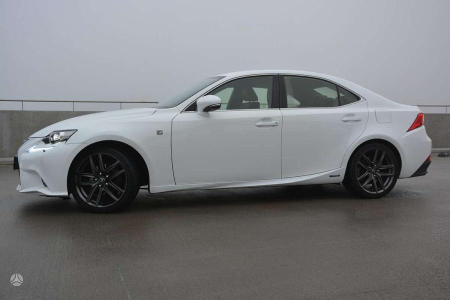 Balts Lexus LS 300h 2013 Viļņa, ar dzinēja tilpumu 2.50 L un nobraukumu 171 tūkst. km par 13500 €, foto 4 vietnē AUTOMOTO.COM.LV